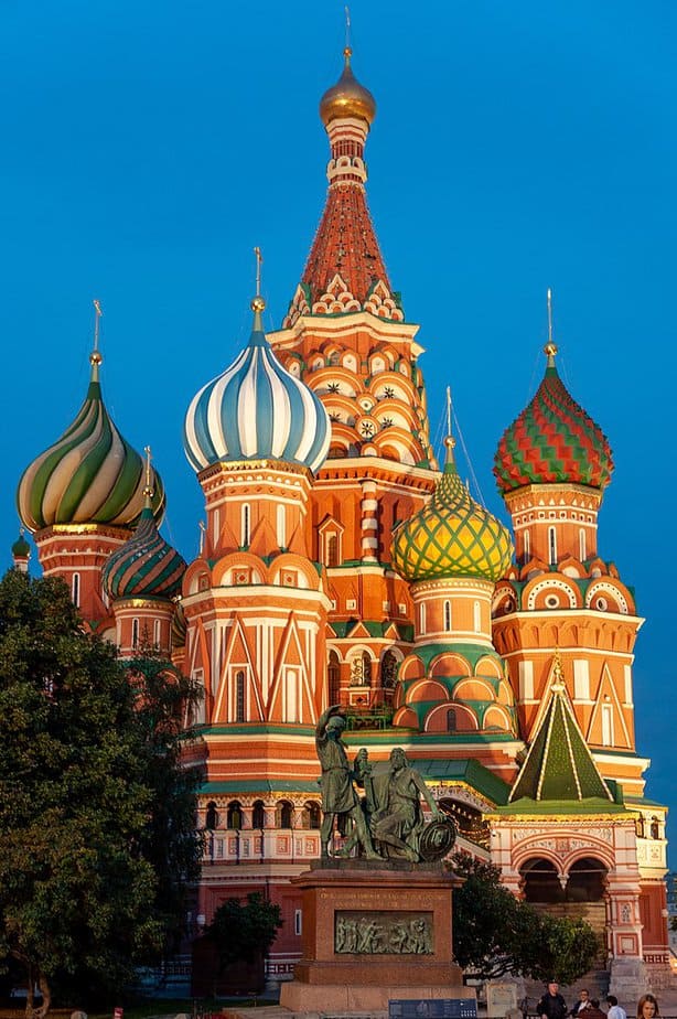 Top 10 Unbelievable Facts about Saint Basils Cathedral - Discover Walks ...